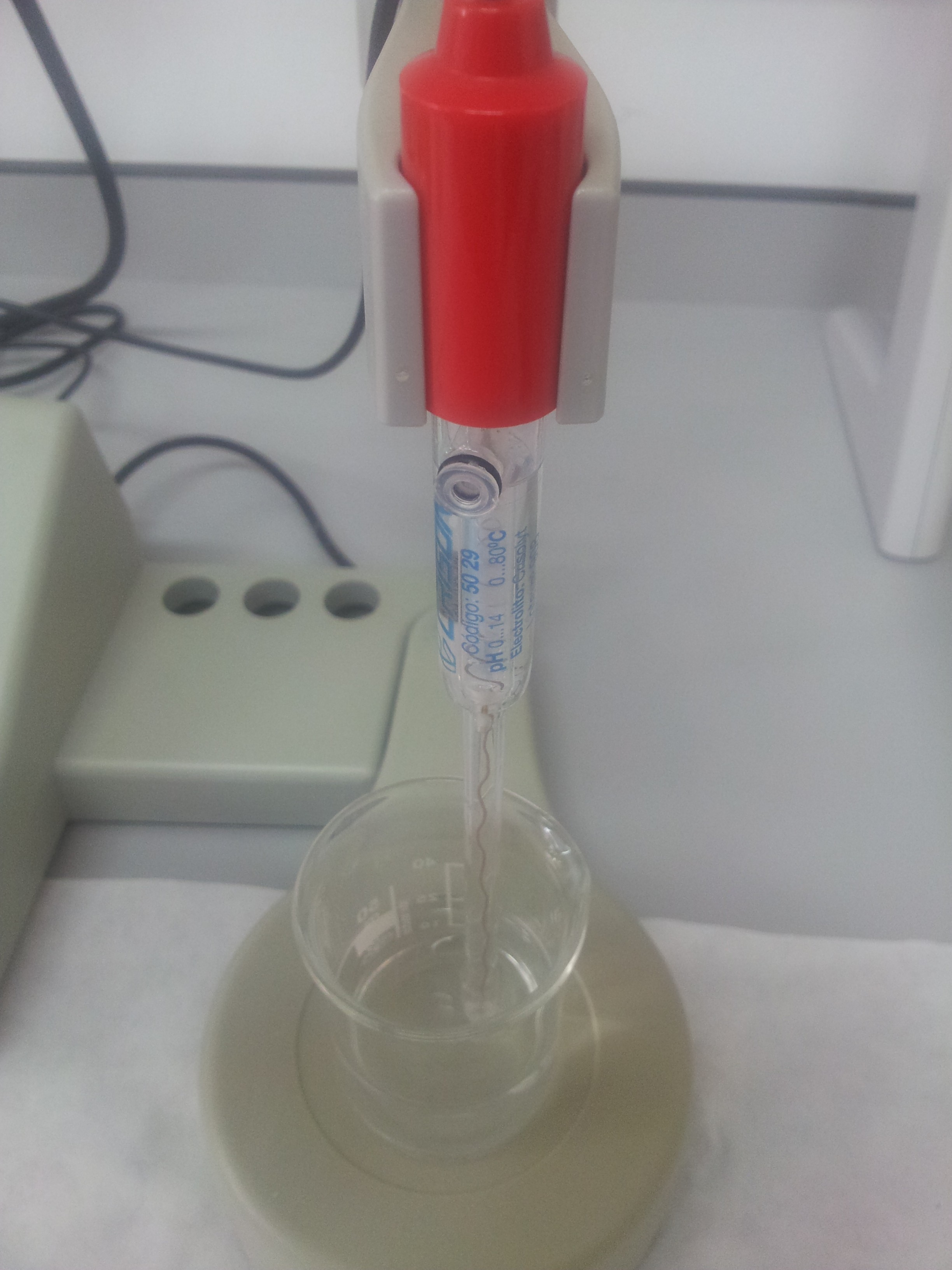Electrodo para la medida del pH en el laboratorio químico Electrodo para la medida del pH en el laboratorio químico